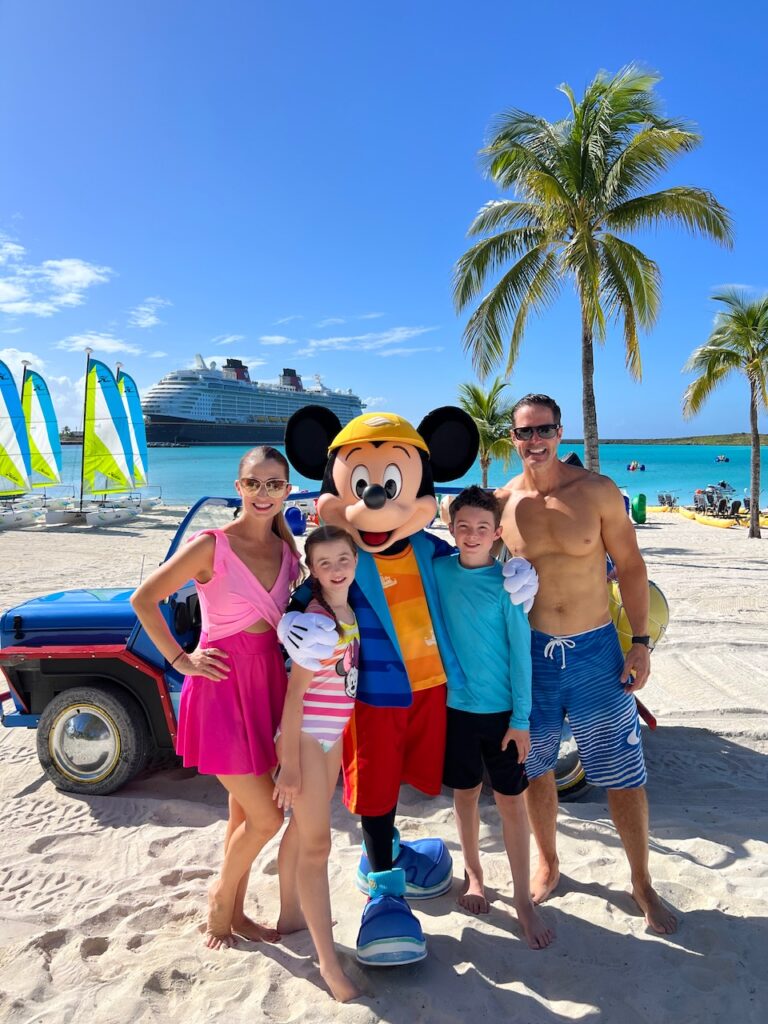 Comparing Disney's Two Islands: Castaway Cay vs. Lighthouse Point ...